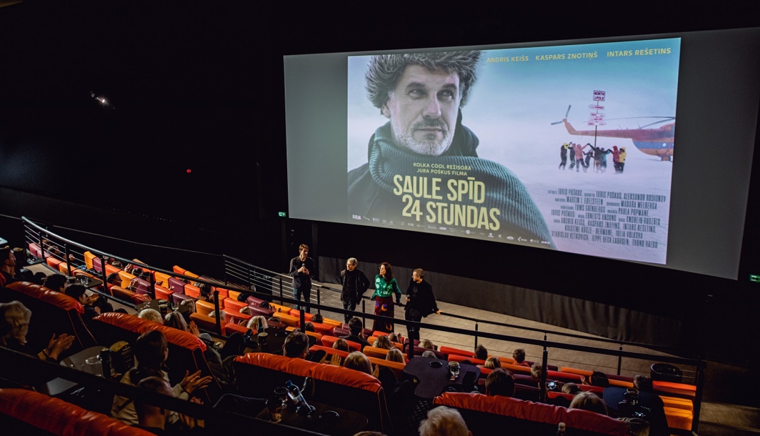 Jura Poškus filma "Saule spīd 24 stundas" pulcē skatītājus visā Latvijā ...